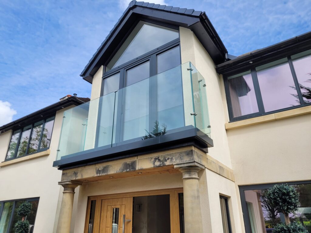 Stunning Frameless Balcony Balustrade Installation - Glass Balustrade ...