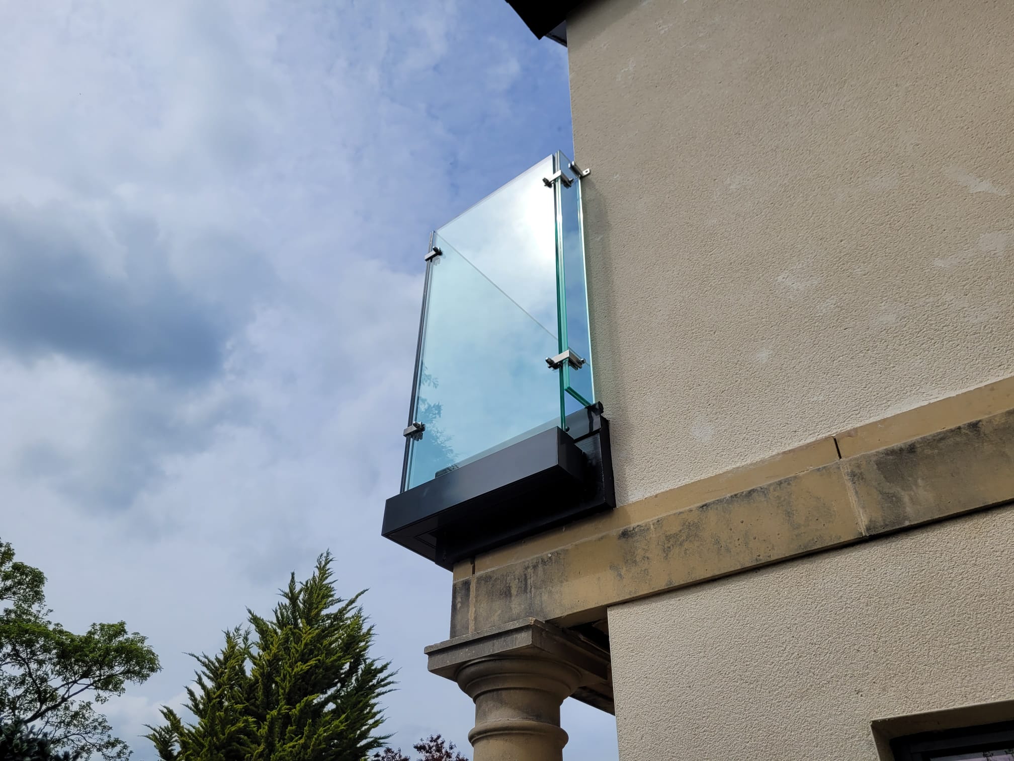 Stunning Frameless Balcony Balustrade Installation - Glass Balustrade ...