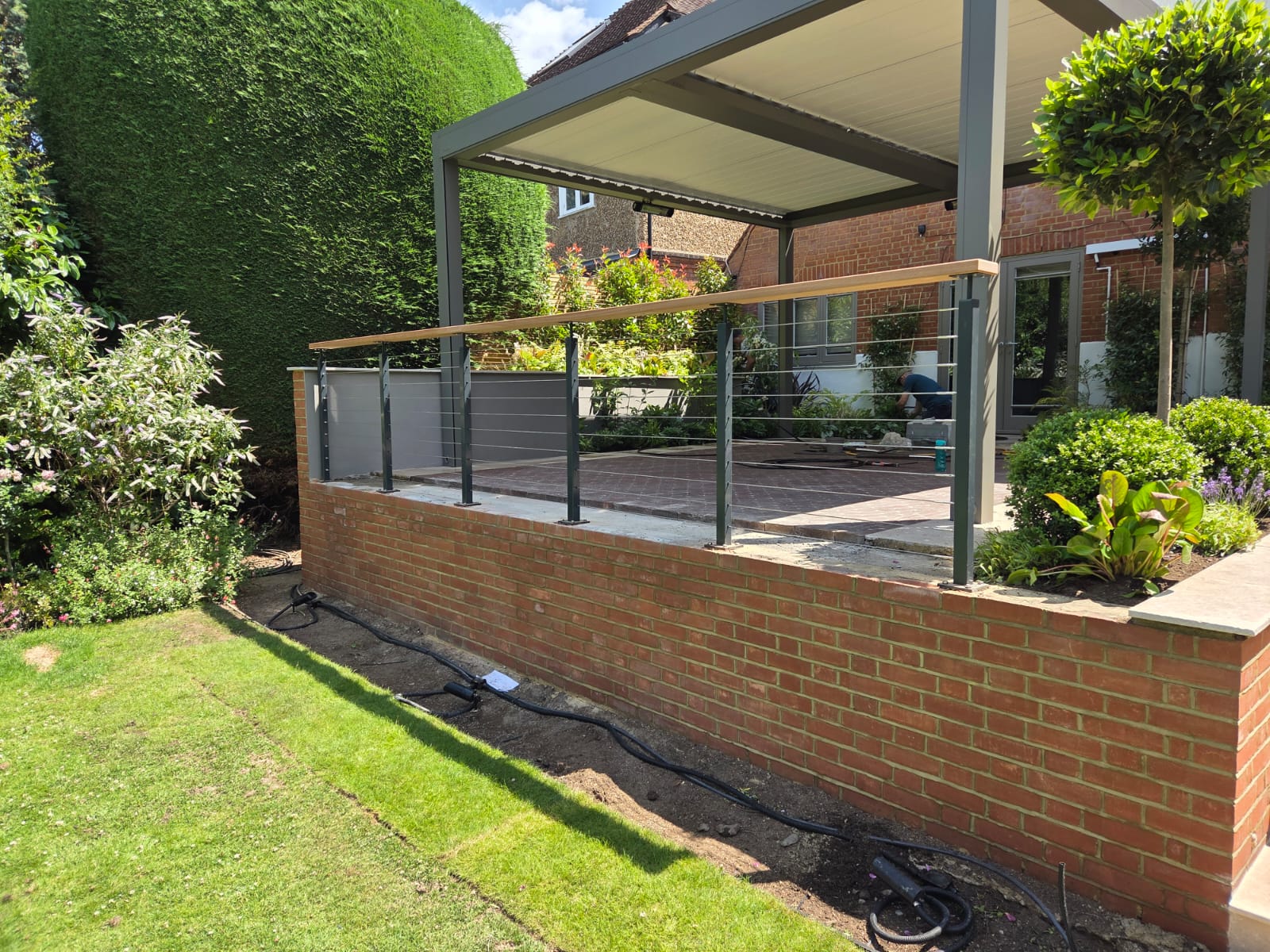 Top Mounted Wire Balustrade for Decking - Safe, Clean and Compliant ...